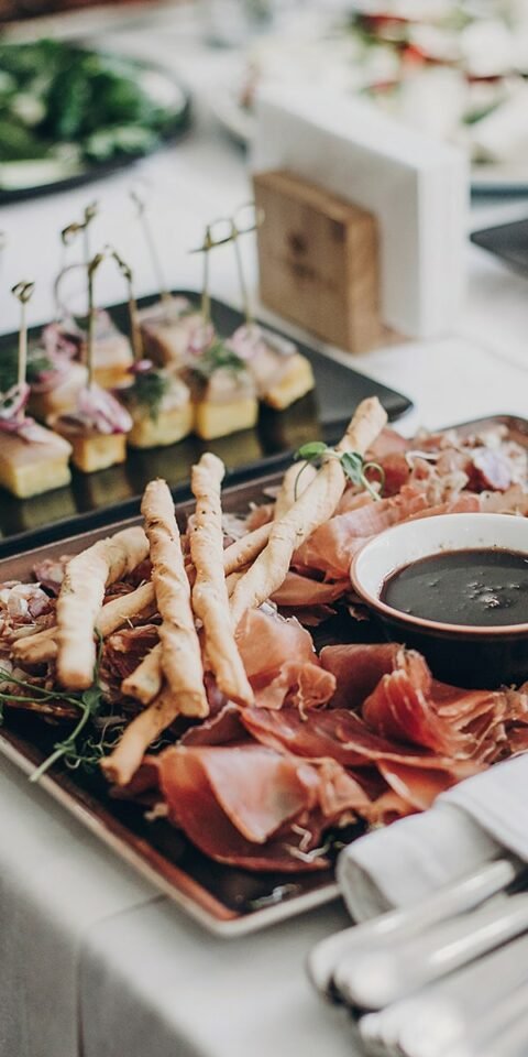 Nos prestations de traiteur : Buffet – Repas – Cocktail | Aunis-Réceptions